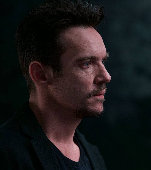 American Night | Official Movie Site | Lionsgate