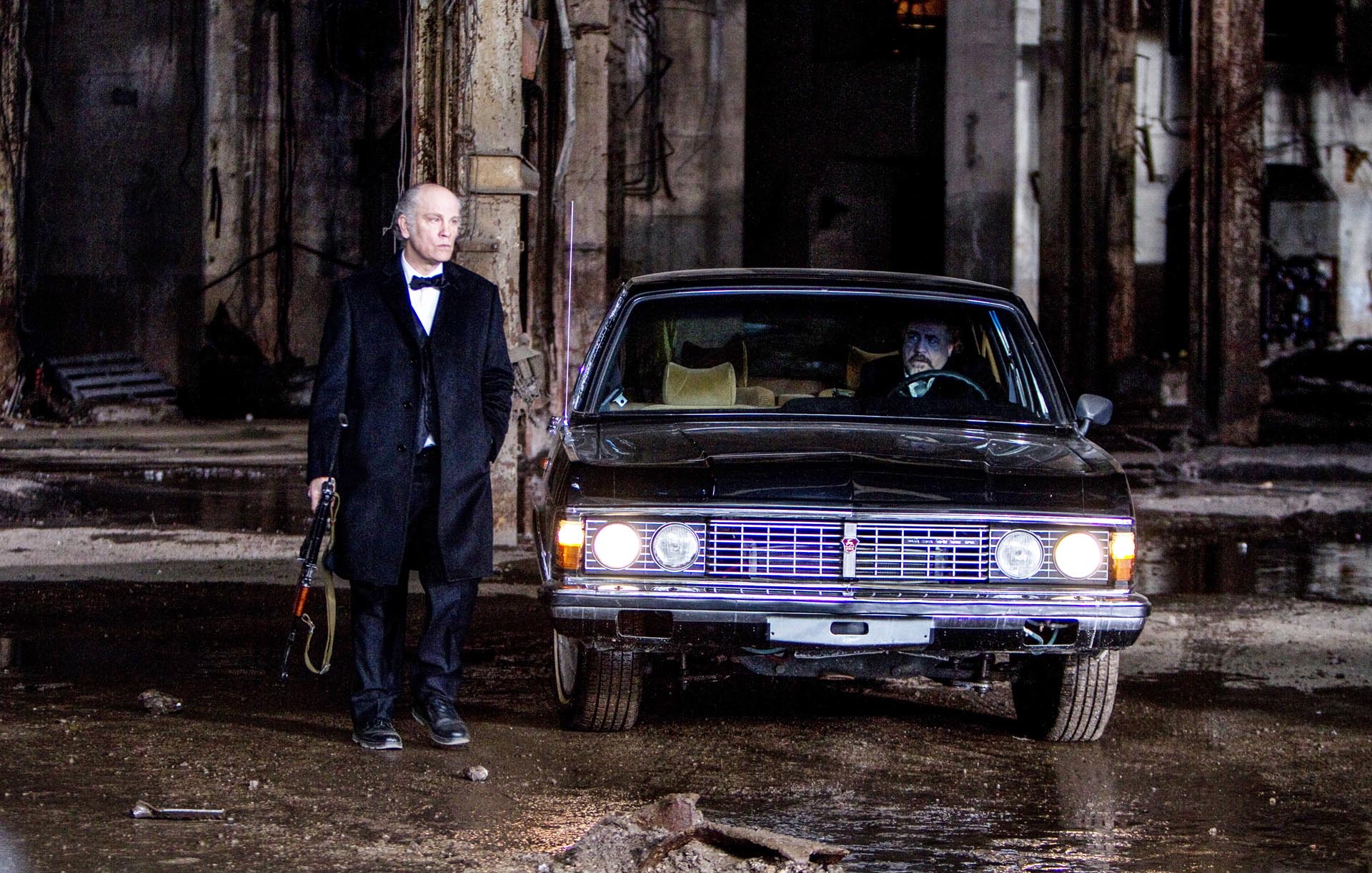 RED 2 | Bruce Willis, Helen Mirren, Morgan Freeman | Lionsgate