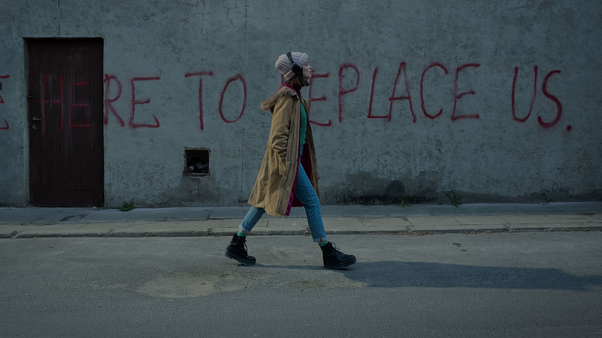 Warning | Official Movie Site | Lionsgate